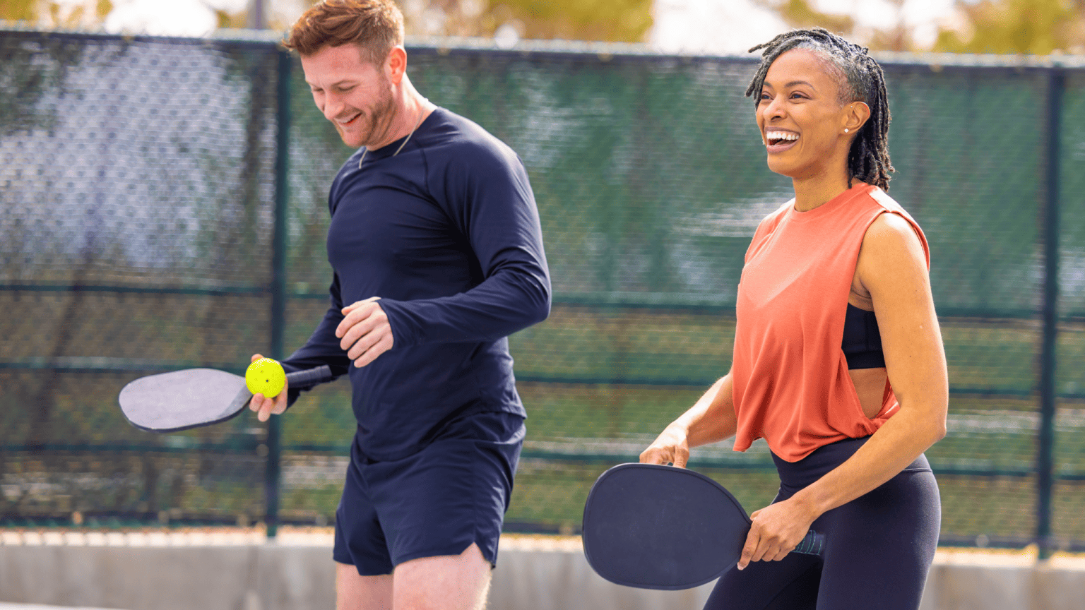Pickleball vs Paddleball: A Comparison of Two Popular Sports